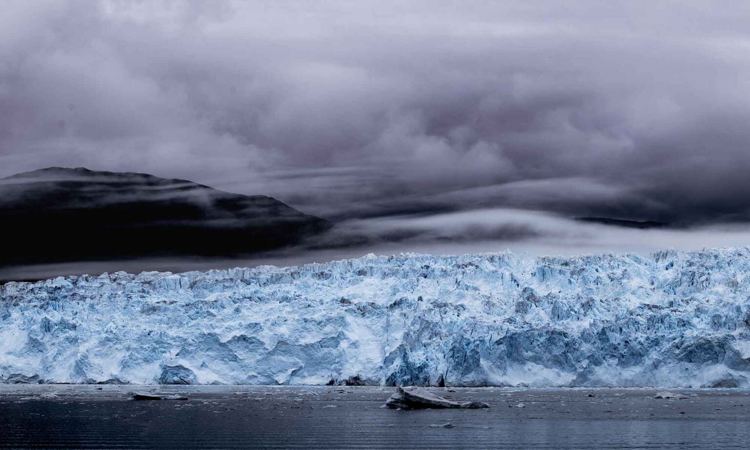Verken de betoverende Eqi Gletsjer: 2-daagse Expeditie vanuit Ilulissat ...